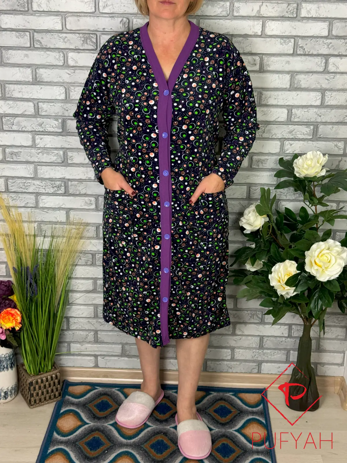 Capot din catifea, 2 Buzunare, nasturi si cordon, Buline verzi - CPC56